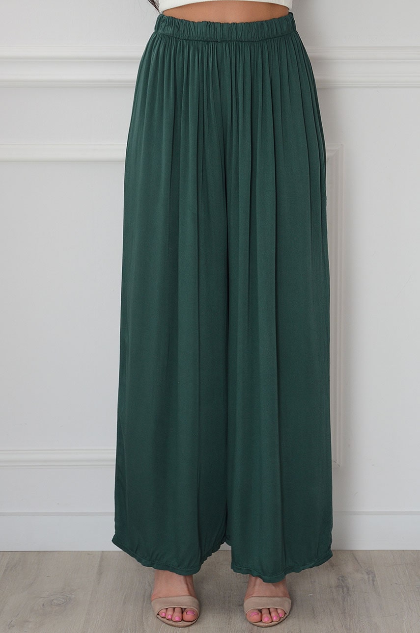 Luźne spodnie z wiskozy na gumie ciemna zieleń. Luźne spodnie z paskiem ...